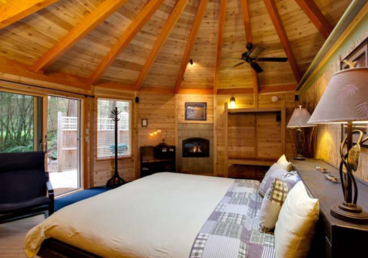 13 Best Yurts in Washington State For A Glamping Getaway - Yurt Trippers